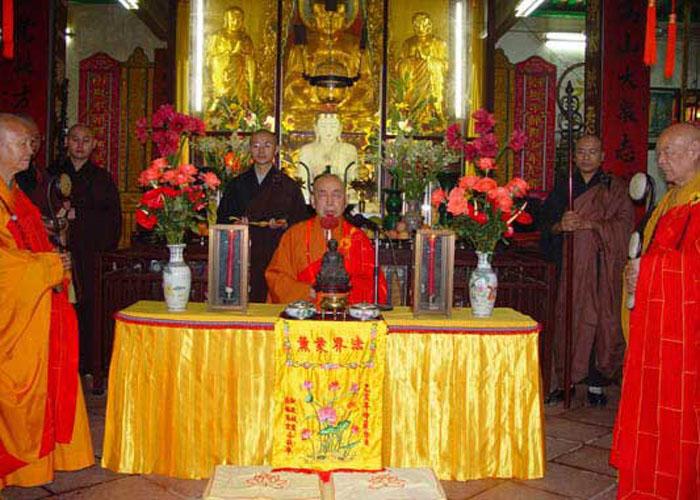 Po Lin Monastery Photo, Po Lin Monastery Photos, Hong Kong Picture ...