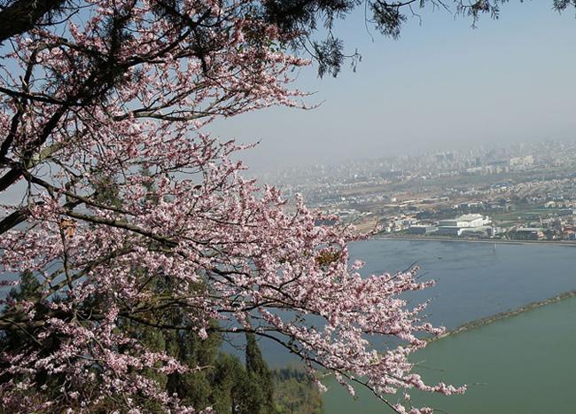 Dianchi Lake Kunming, Dianchi Lake and Hai Geng Park