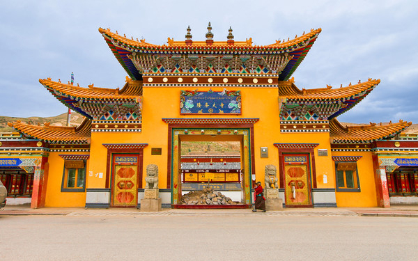Longwu Temple, Tong Ren Longwu Temple, Qinghai